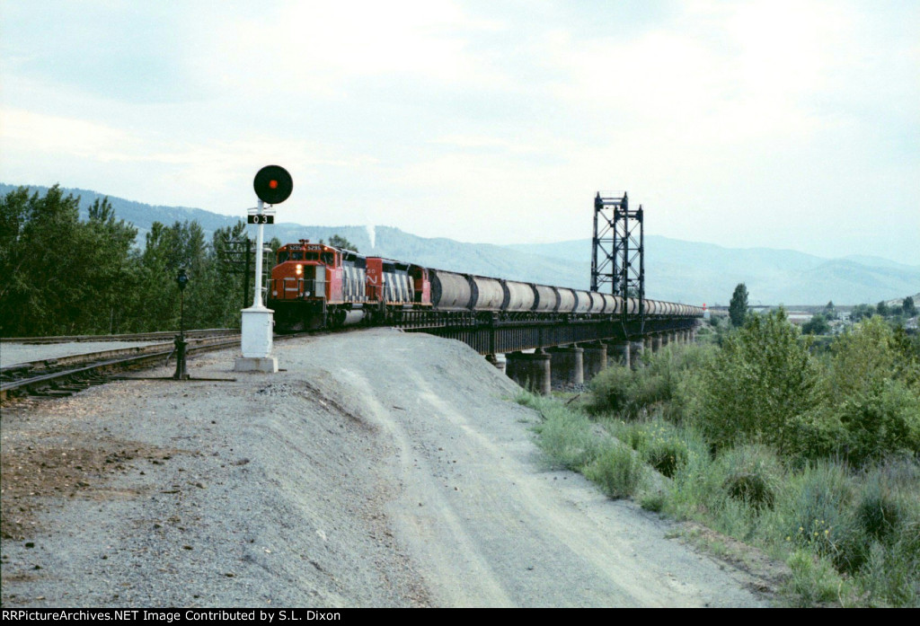CN 5295 West